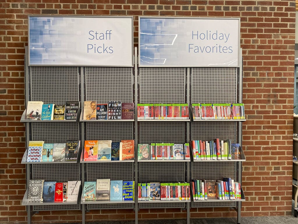 Park Ridge Modular Retail Style 4-Section Wall Shelving - Library ...