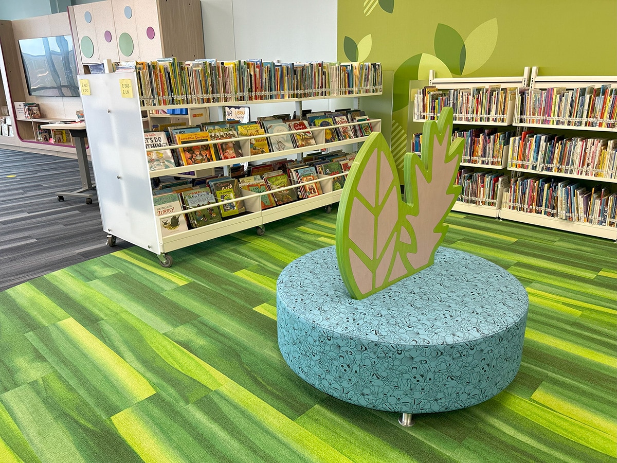 Hawthorn Townline Elementary School - Library Furniture International